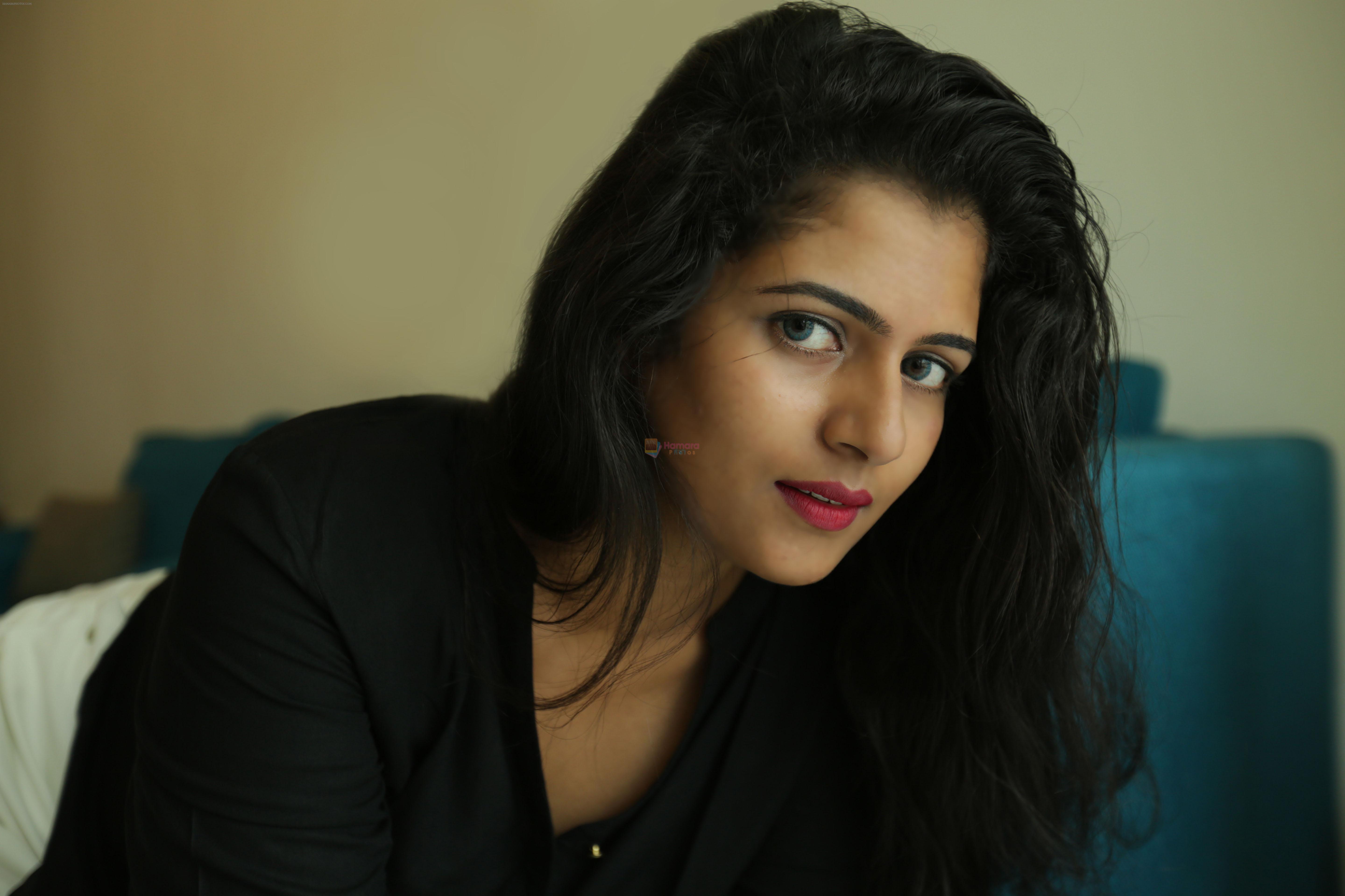 Yamini / Yamini Bhaskar - Bollywood Photos